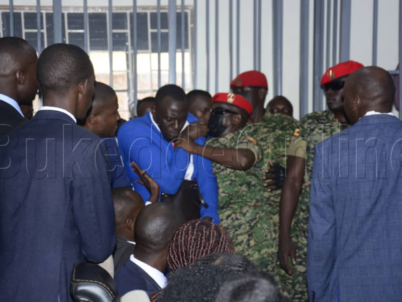 Kkooti yenyodde ne munnamateeka wa Besigye Eron Kiiza ne bamussa mu ...